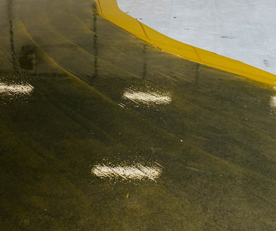 Comment réaliser facilement un sol en résine époxy ? Mat ISO